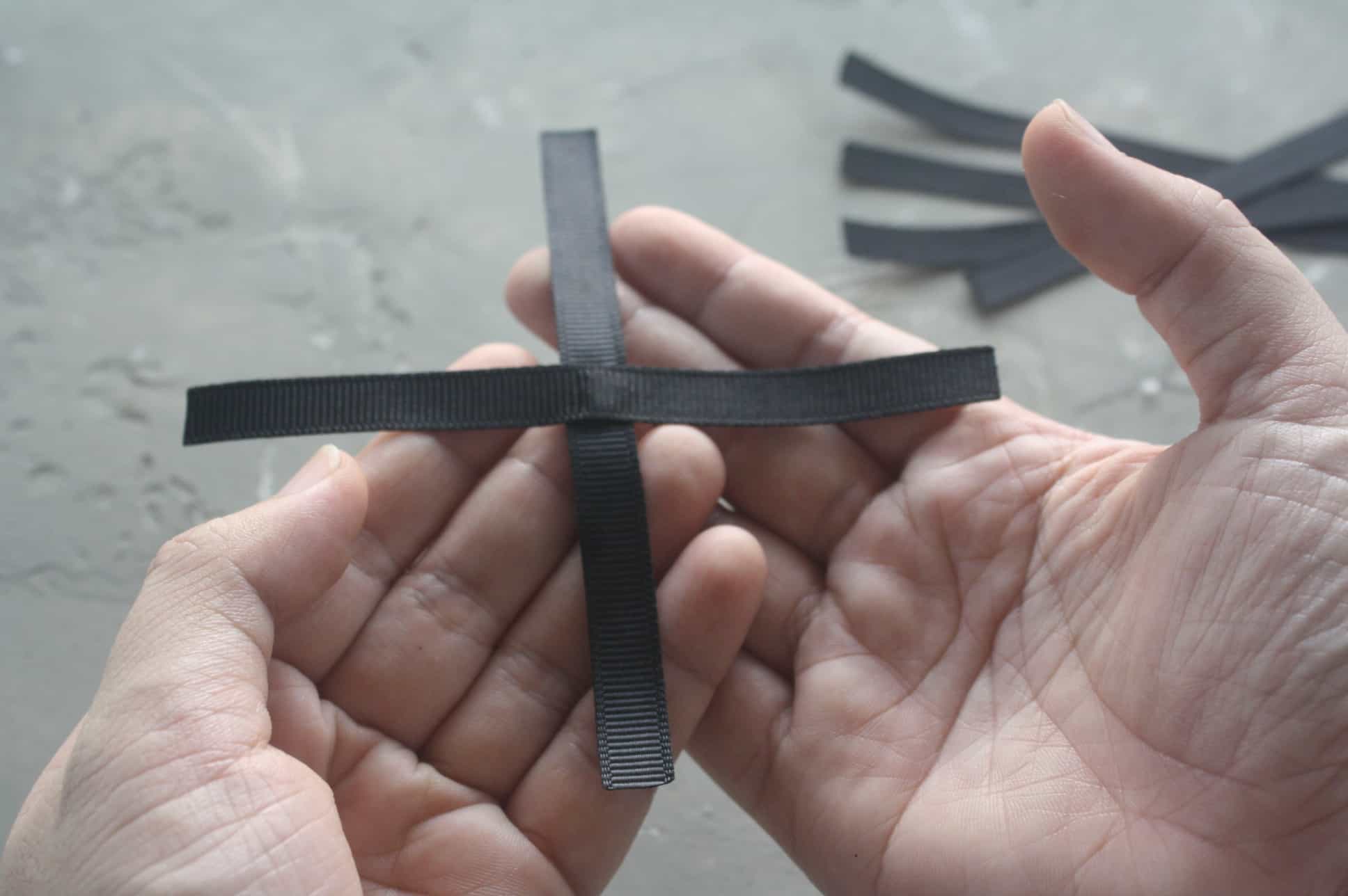 Halloween Crafts : DIY Spider Ribbon Hair Bow Tutorial – Jewel Box ...