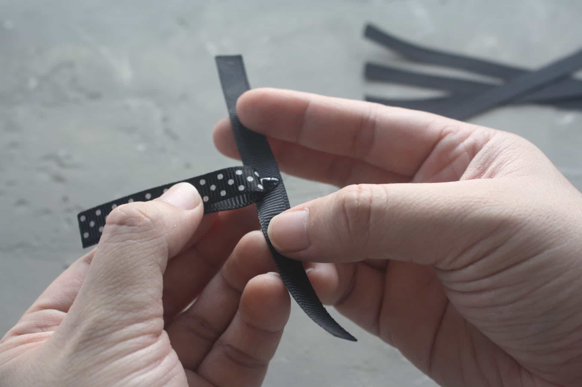 Halloween Crafts : DIY Spider Ribbon Hair Bow Tutorial – Jewel Box ...