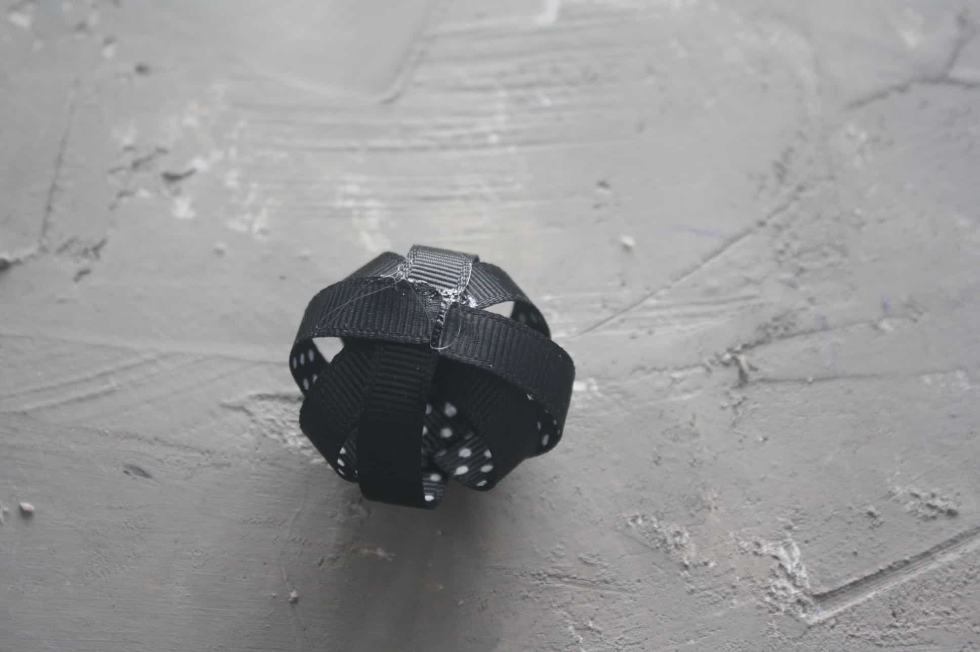 Halloween Crafts : DIY Spider Ribbon Hair Bow Tutorial – Jewel Box ...